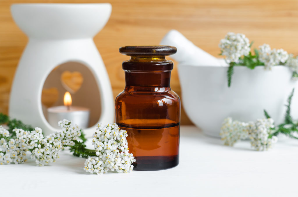 10 Uses of Yarrow (Achillea Millefolium) Tea & Extract - SelfDecode ...